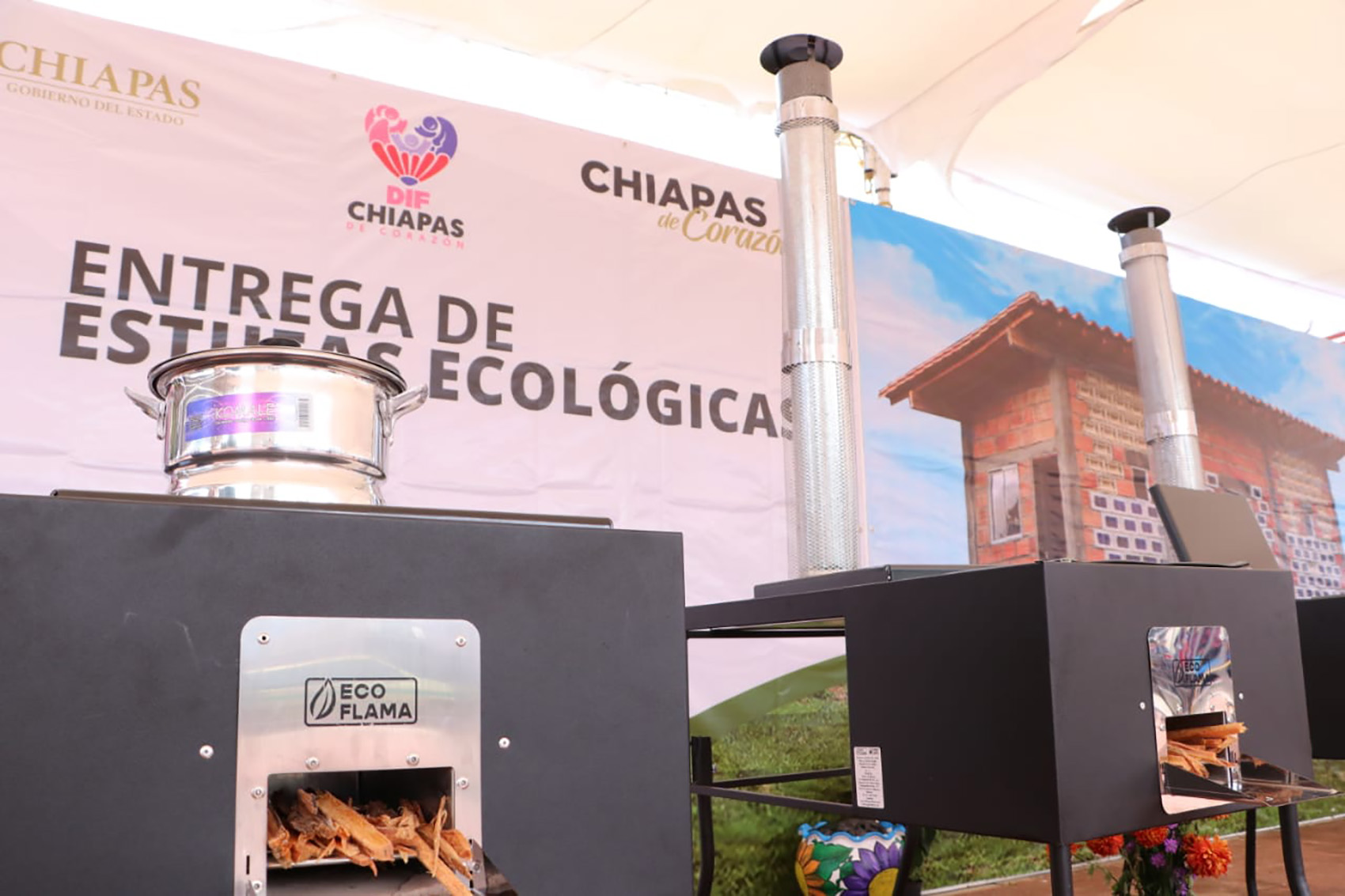 Rutilio entregara estufas ecolgicas a 343 localidades de Chiapas