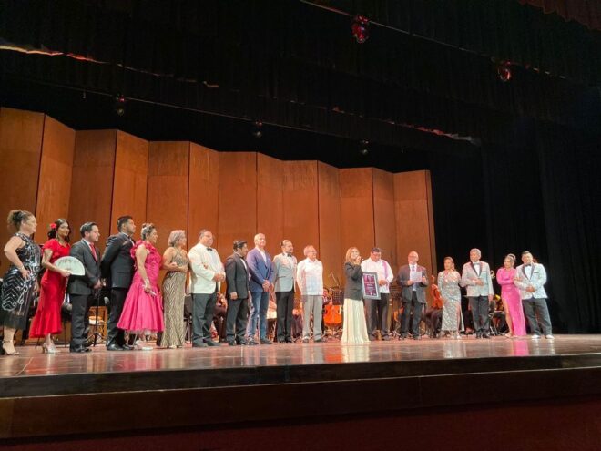 El danzón unió a diferentes generaciones en una noche
